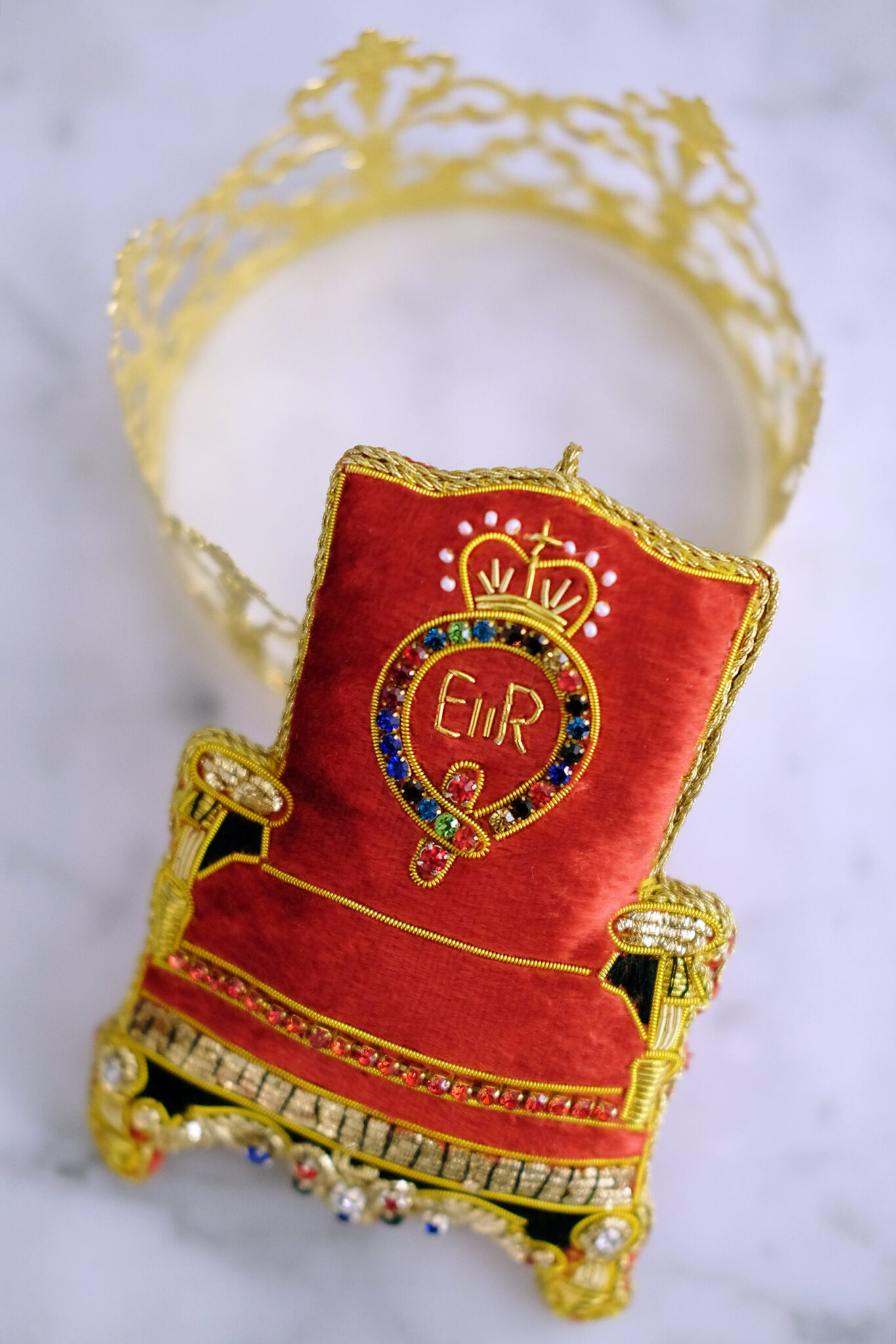 The Royal Gift Guide: 12 Royal-Themed Presents for the Duchesses in ...